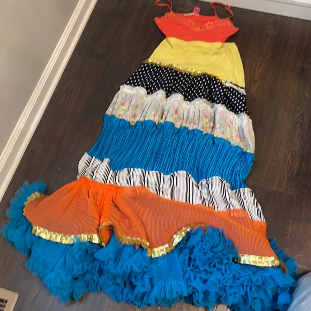 Very Classy Sundress With A Unique Twist. - Gem